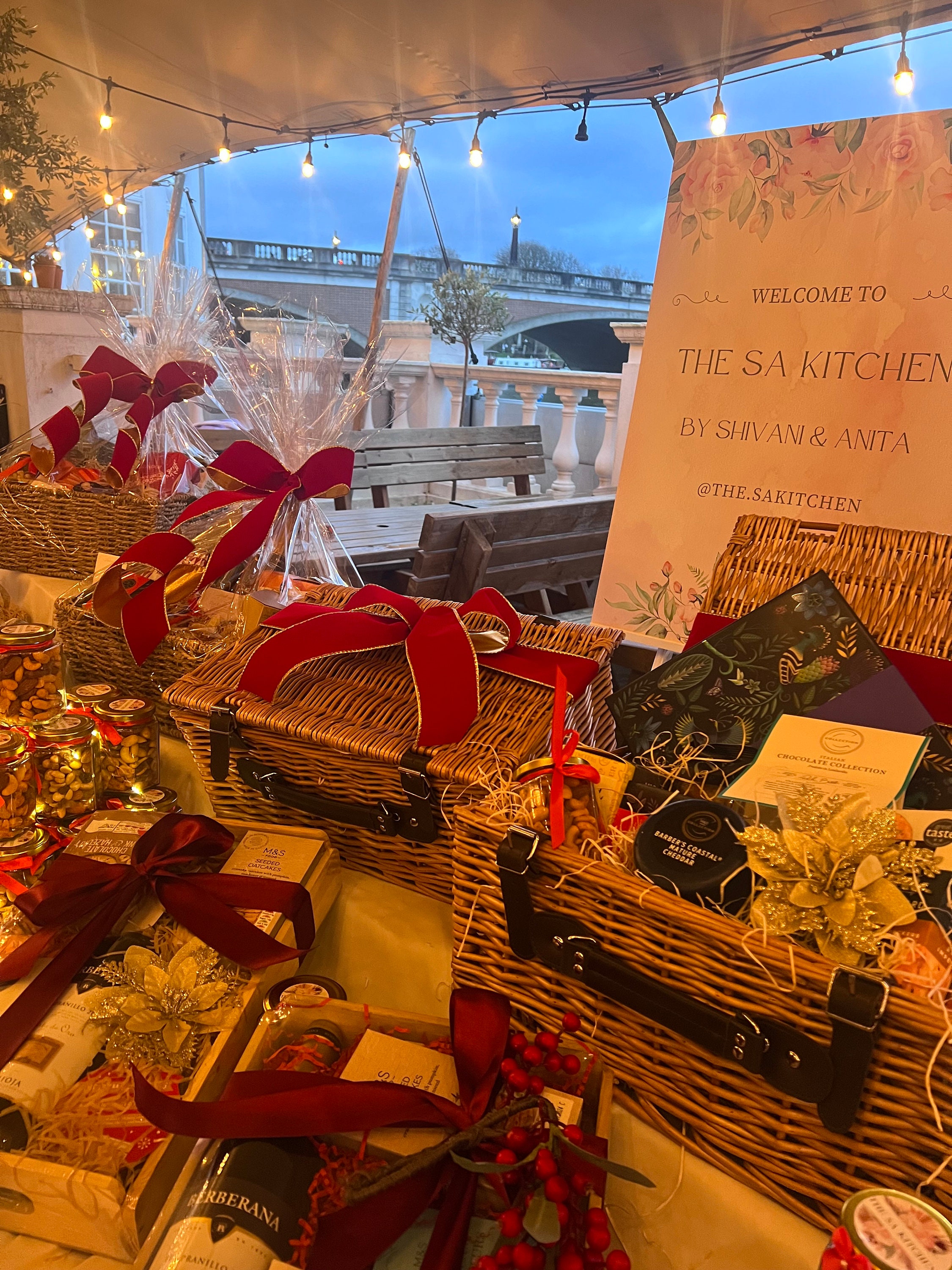 Christmas Prosecco Gift Hamper - Etsy UK