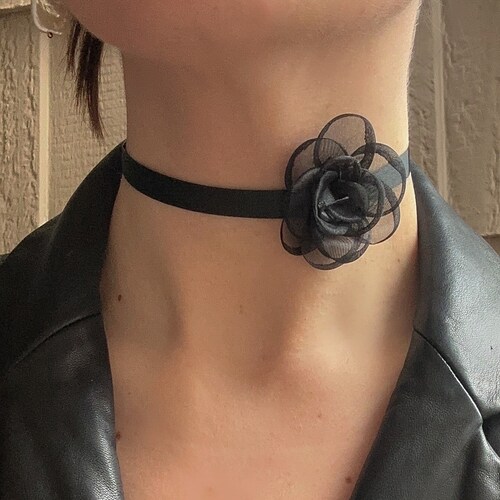 Handmade Flower Choker in Black Opium - Etsy