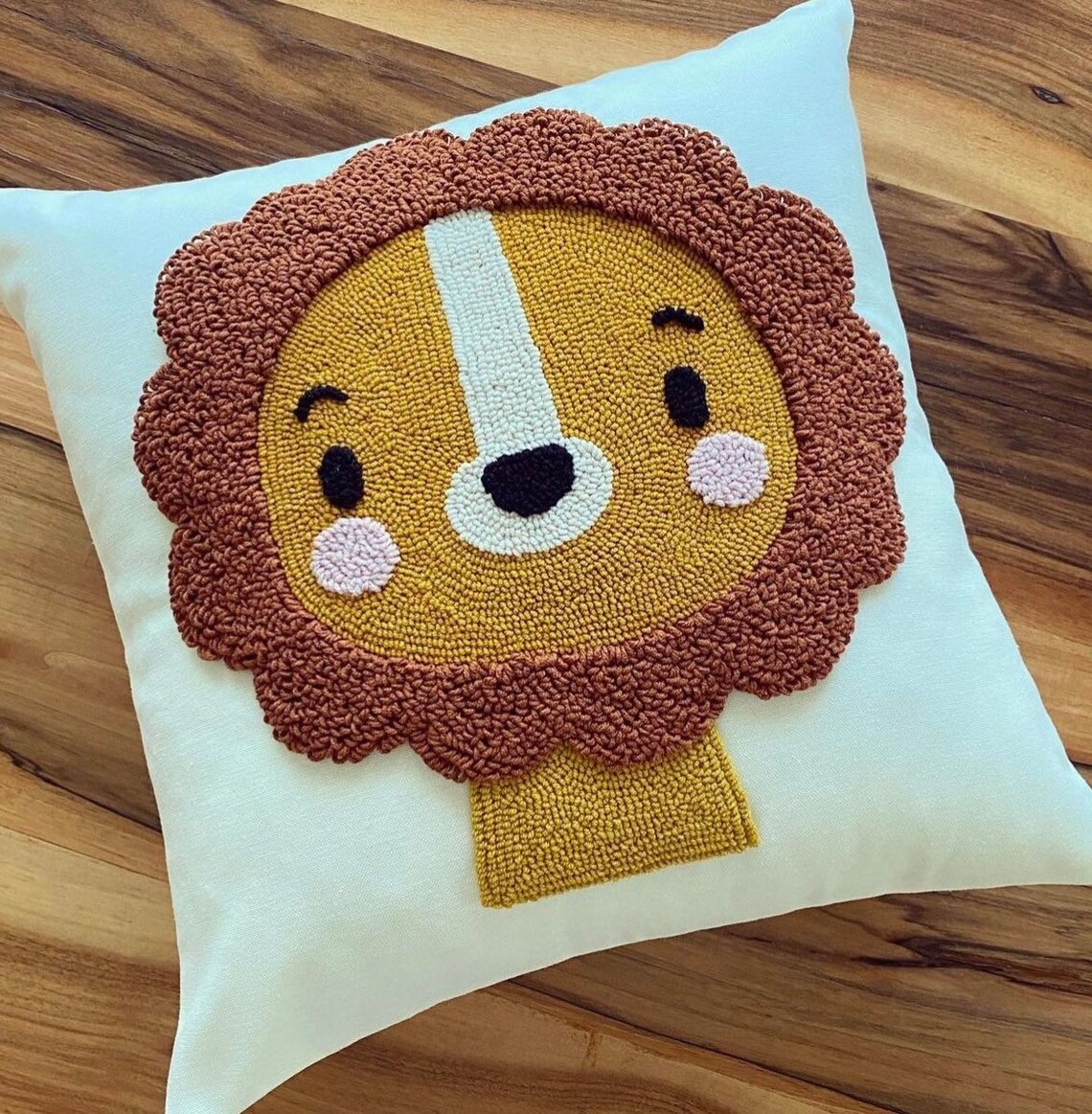 Punch Needle Pillow-handmade Tufted Punch Needle, Winnie the Pooh ...