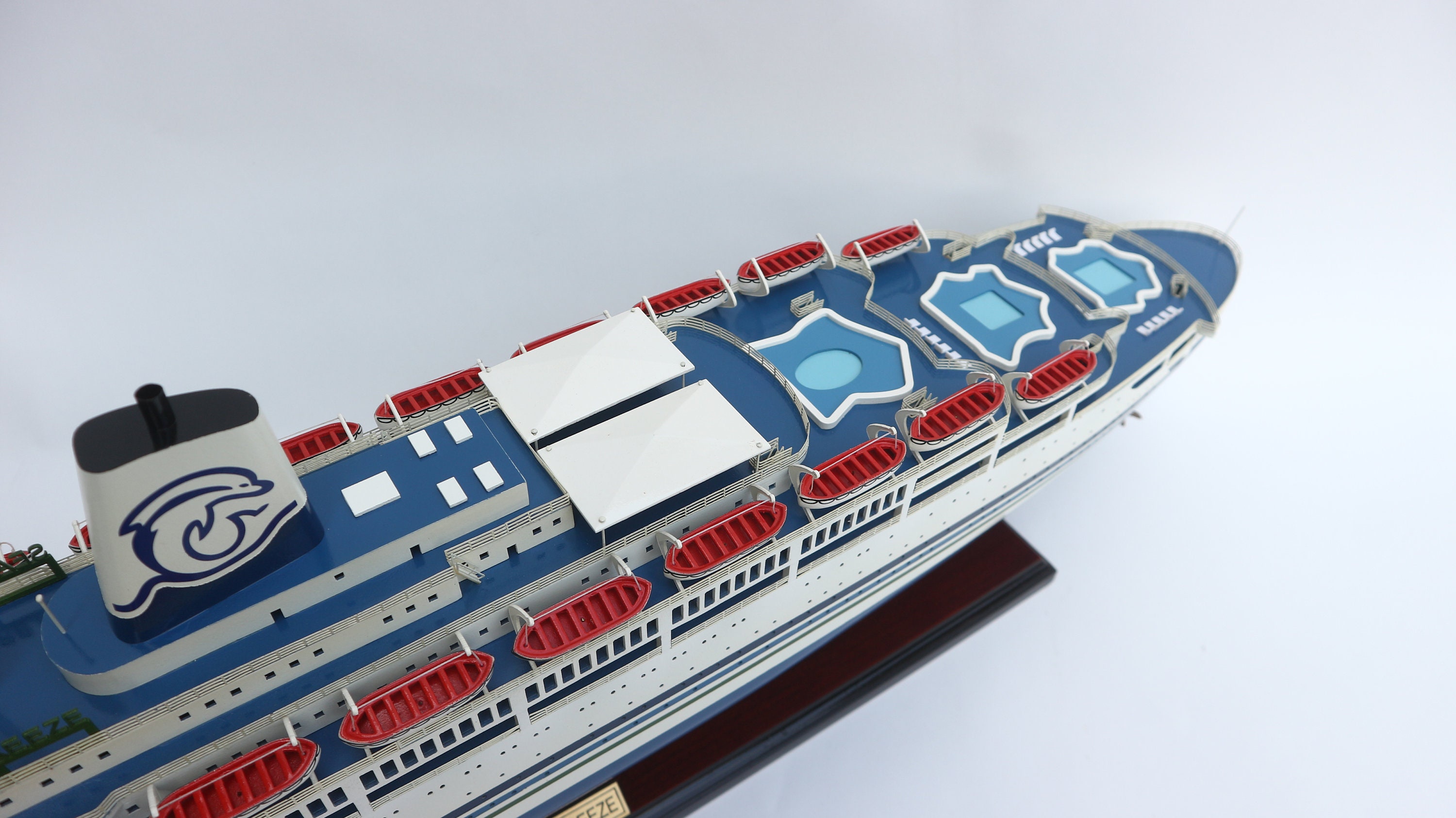Handcrafted SS Sea Breeze Ocean Liner Model, 24" - Etsy
