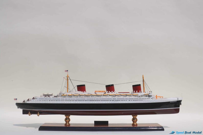 SS Normandie Cruise Ship Model: Ocean Liner Decor (32.28") - Etsy