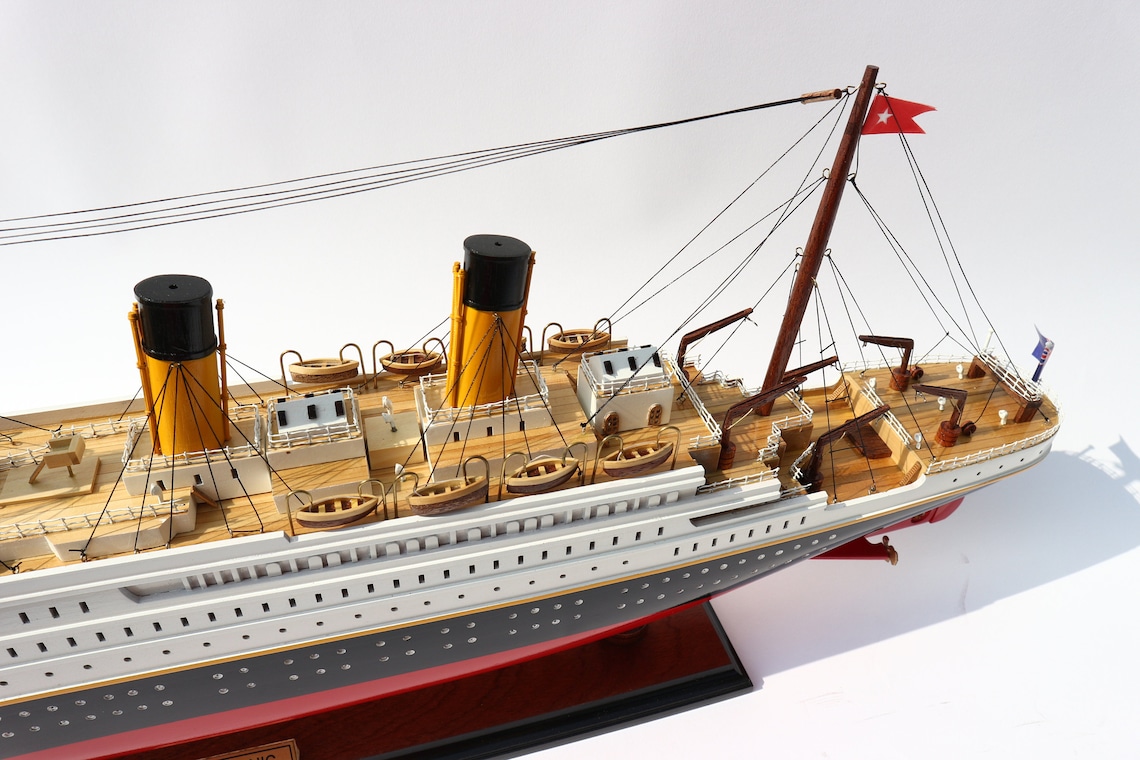 RMS Titanic Painted Ocean Liner Model 31.5 Titanic Cruise Ship Model ...