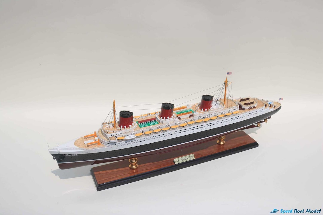 SS Normandie Cruise Ship Model: Ocean Liner Decor (32.28") - Etsy