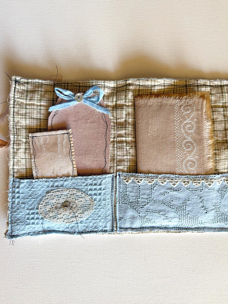 Vintage Quilt Tri Fold - Etsy