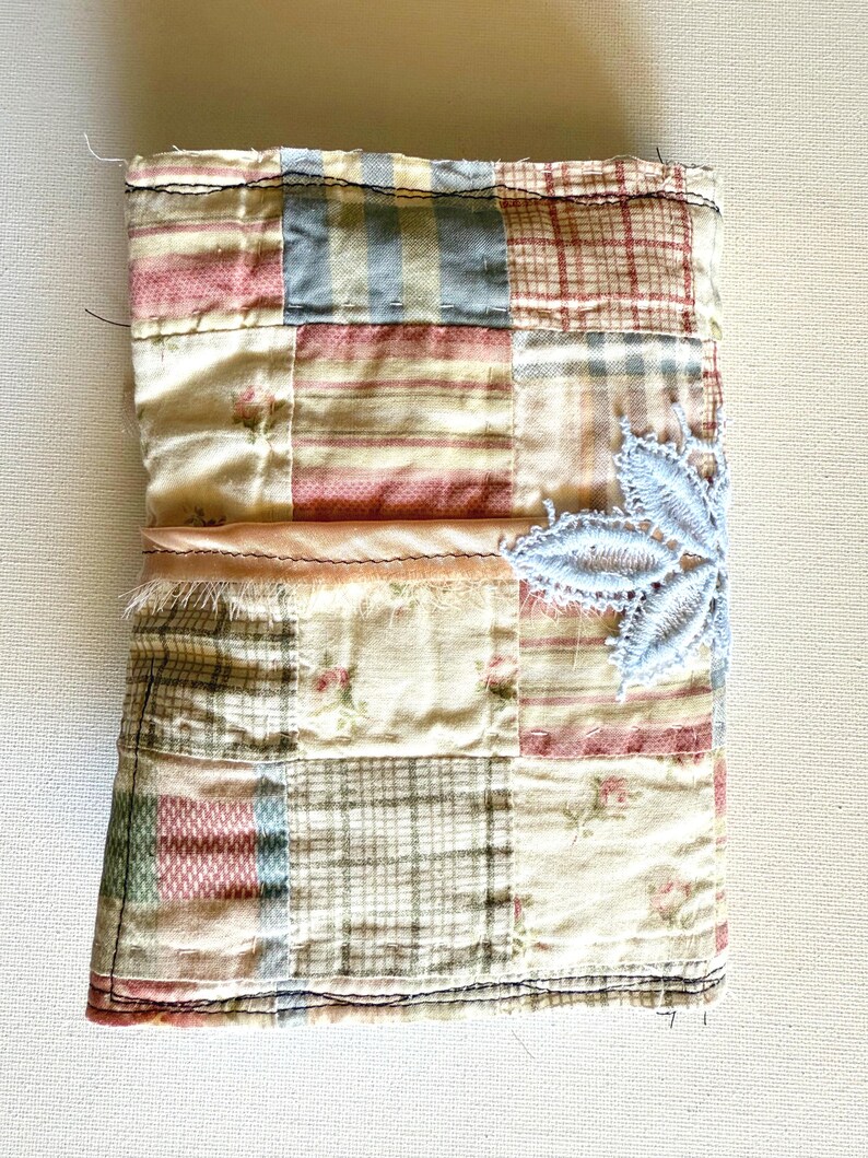 Vintage Quilt Tri Fold - Etsy