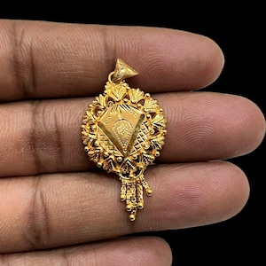 Big 22k 18k Yellow Gold Pendant Necklace Indian Traditional Big 22k 18k Yellow Gold Pendant Necklace Indian Traditional