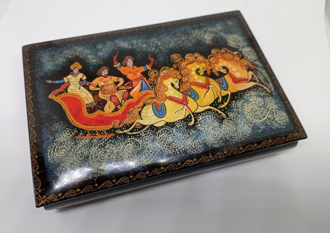 CLASSIC THEME Kholuy Painted Trinket Box Russian Winter Signed - Etsy
