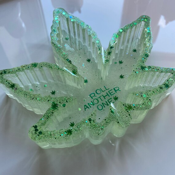 Tobacciana Large green leaf ashtray Collectibles Art & Collectibles ...