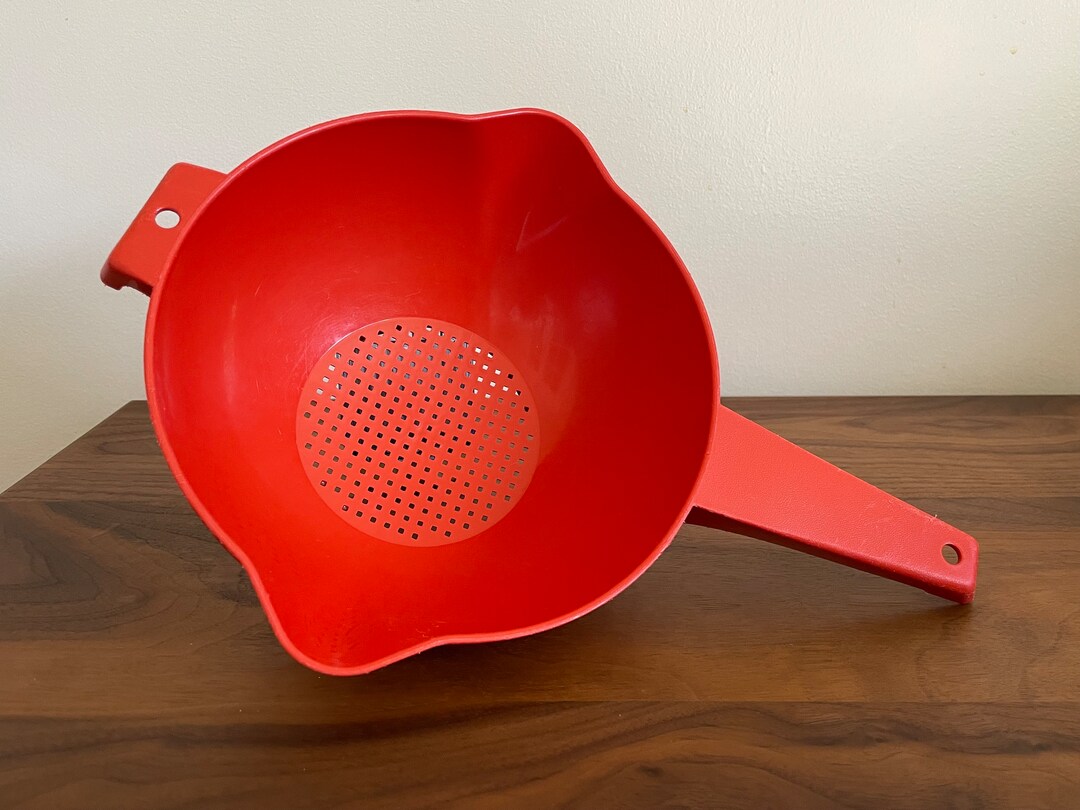 Vintage 1970s Tupperware #1523-3 Large 2 Qt. Red-orange Colander ...