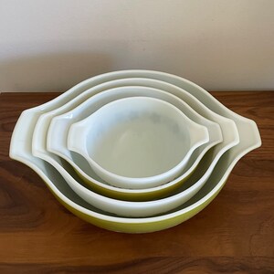 Vintage Pyrex Mixing Bowl Set: Spring Blossom Crazy Daisy Cinderella ...