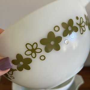 Vintage Pyrex Mixing Bowl Set: Spring Blossom Crazy Daisy Cinderella ...