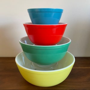Vintage Pyrex Primary Colors Mixing Bowls - Etsy