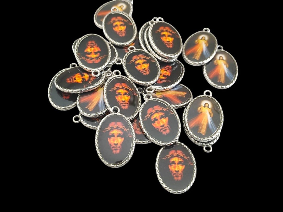 Holy Face & Merciful Jesus Medal: Religious Keepsake - Etsy