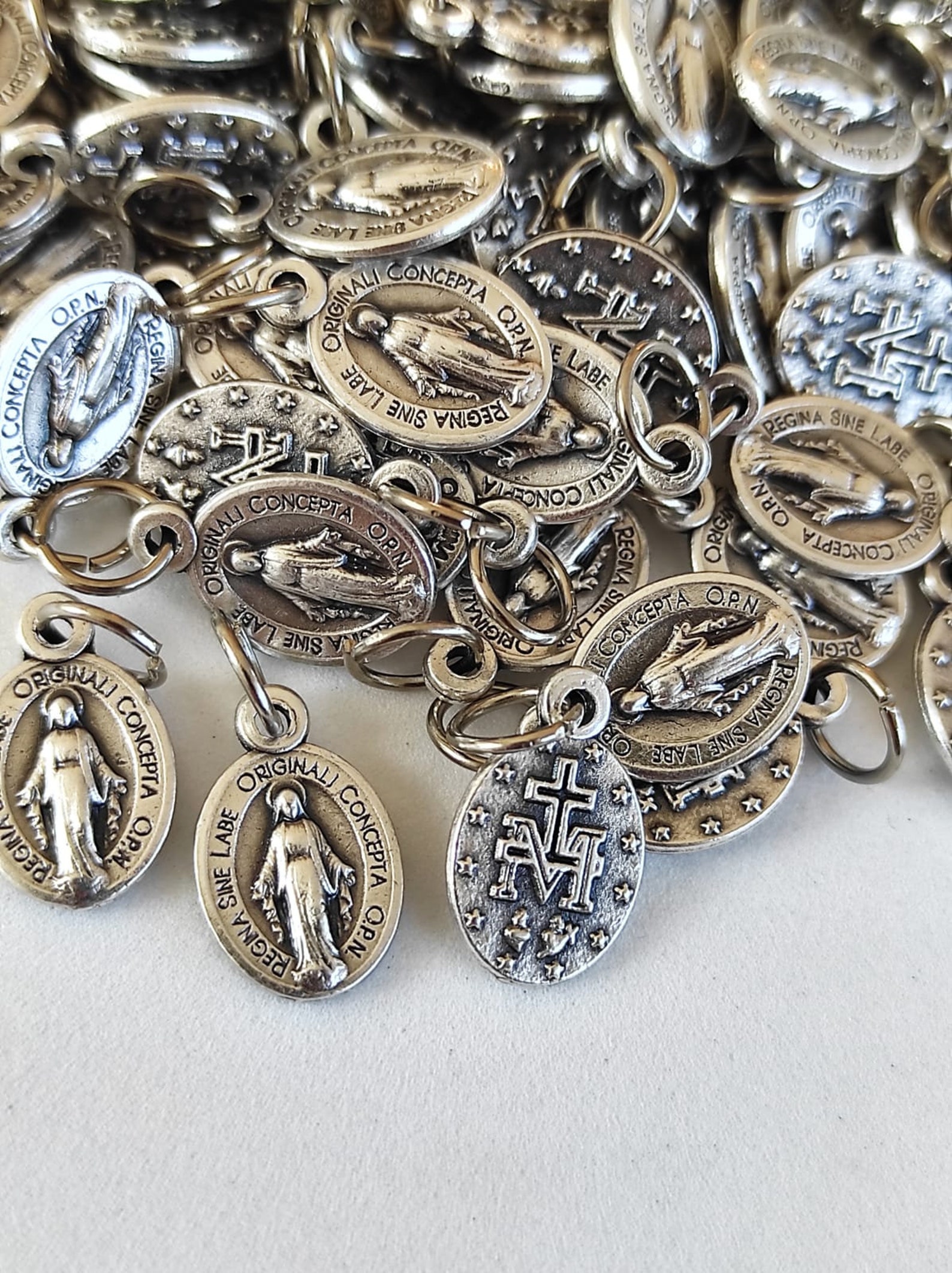 MIRACULOUS Medals Box 10, 20, 50 , 100 Pcs Holy Medals, Catholic ...