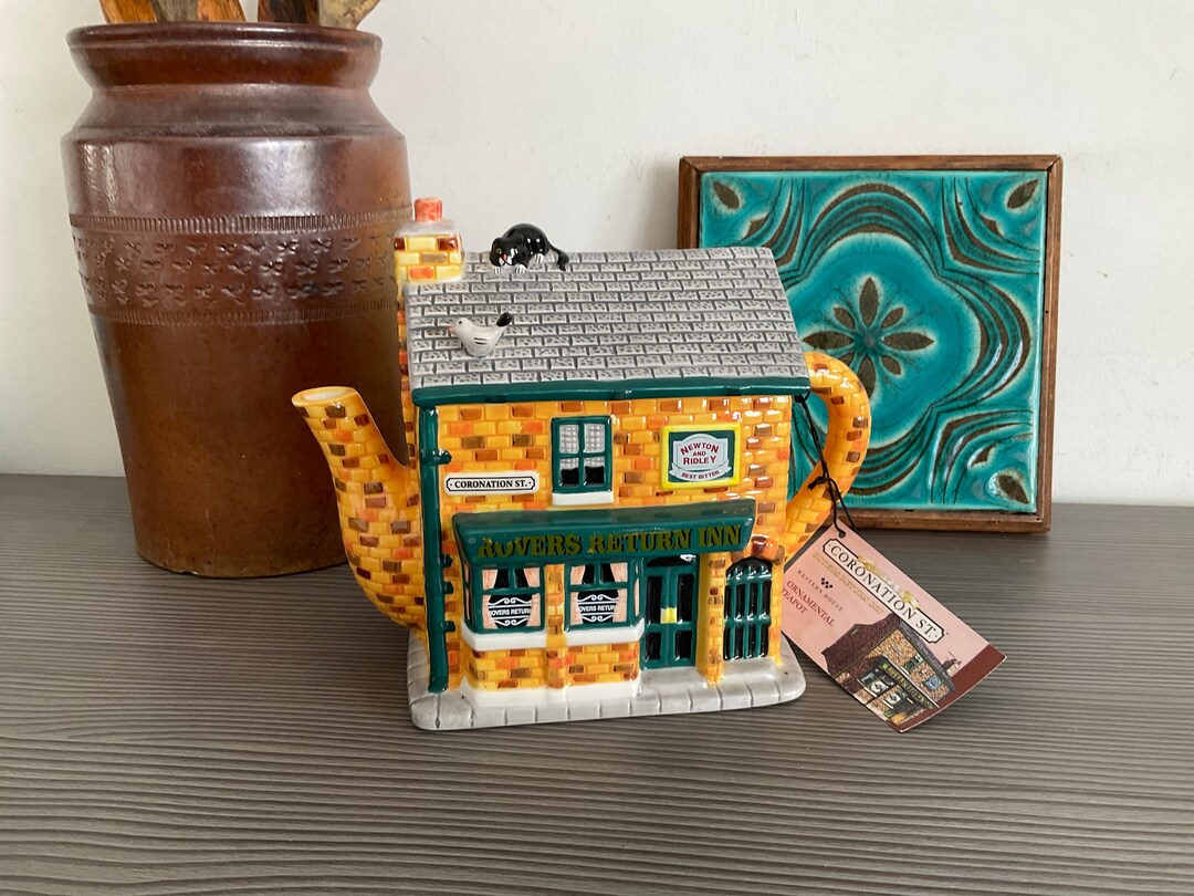 Vintage Annie Rowe Coronation Street the Rovers Return Novelty Teapot ...
