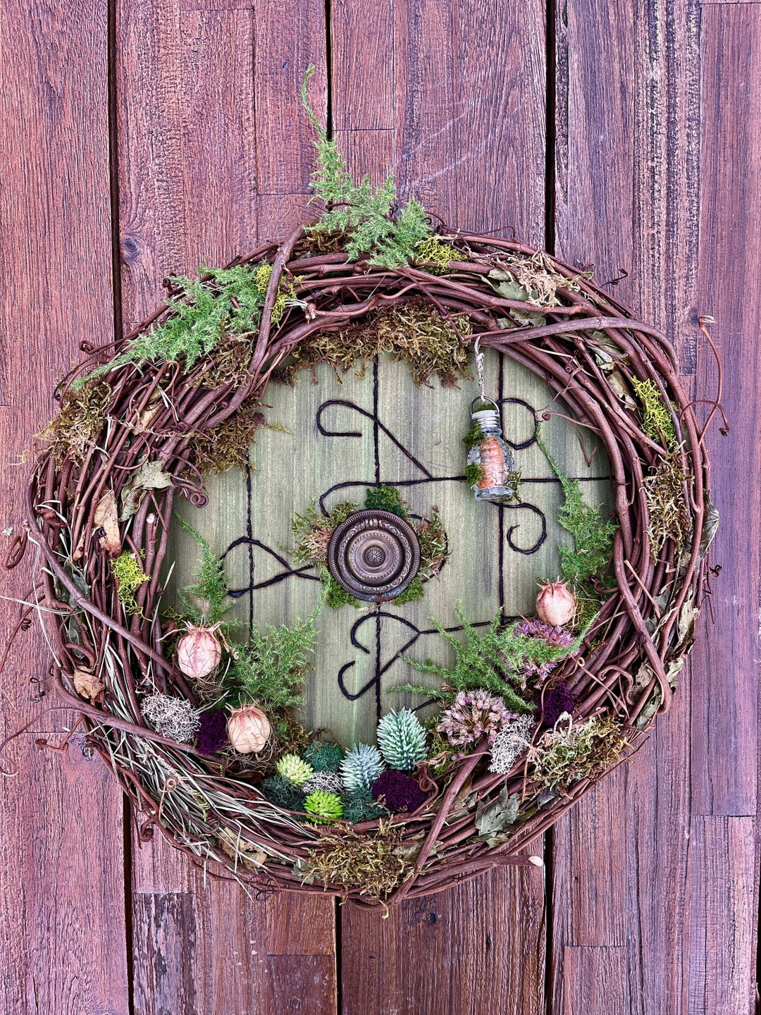 Swirlnight Wreath W/ Lantern & Antique Door Knocker | Lord of the Rings ...