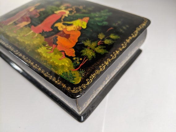 Palekh Hand painted Signed Vintage Lacquer Box "Dance" - Gem
