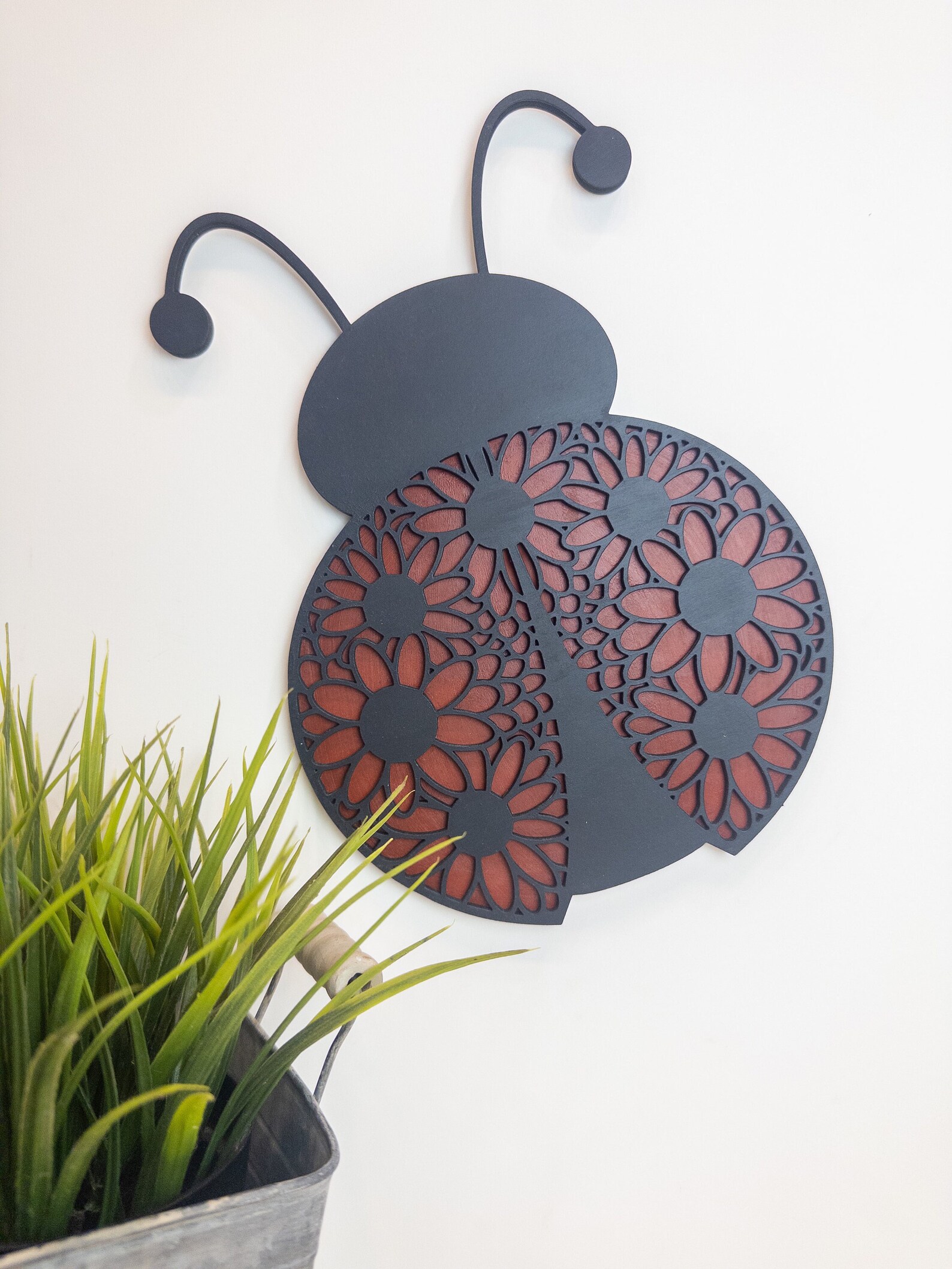 Daisy Lady Bug Wall Hanging, Door, or Shelf Decor - Etsy