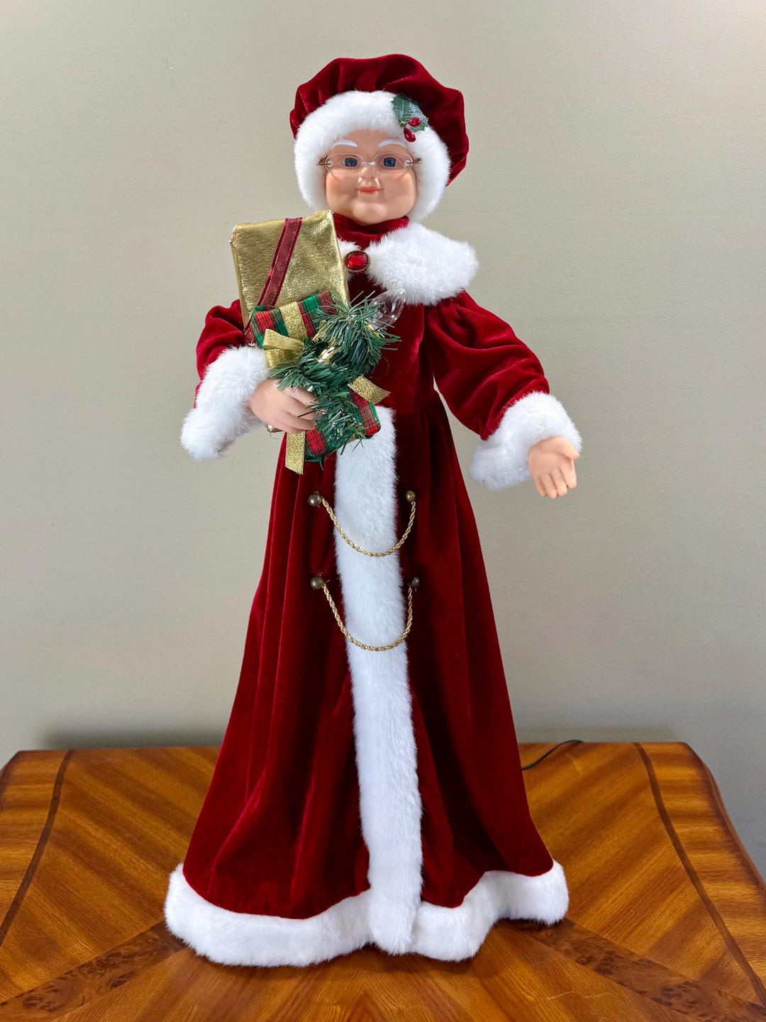 Vintage Holiday Living 28” Animated Mrs. Santa With Presents – Musical ...
