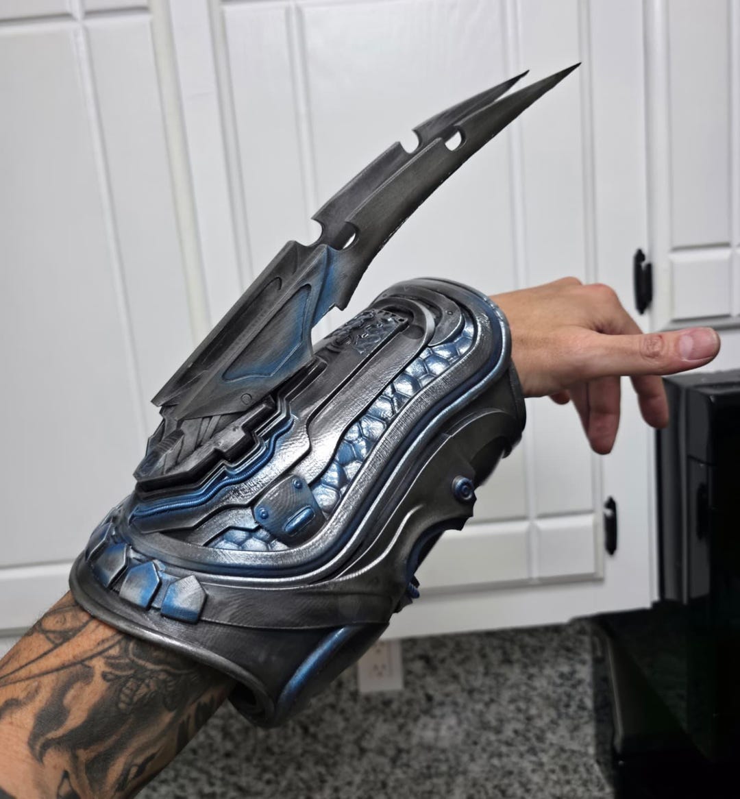 Predator Gauntlet With Blades - High Quality - Etsy