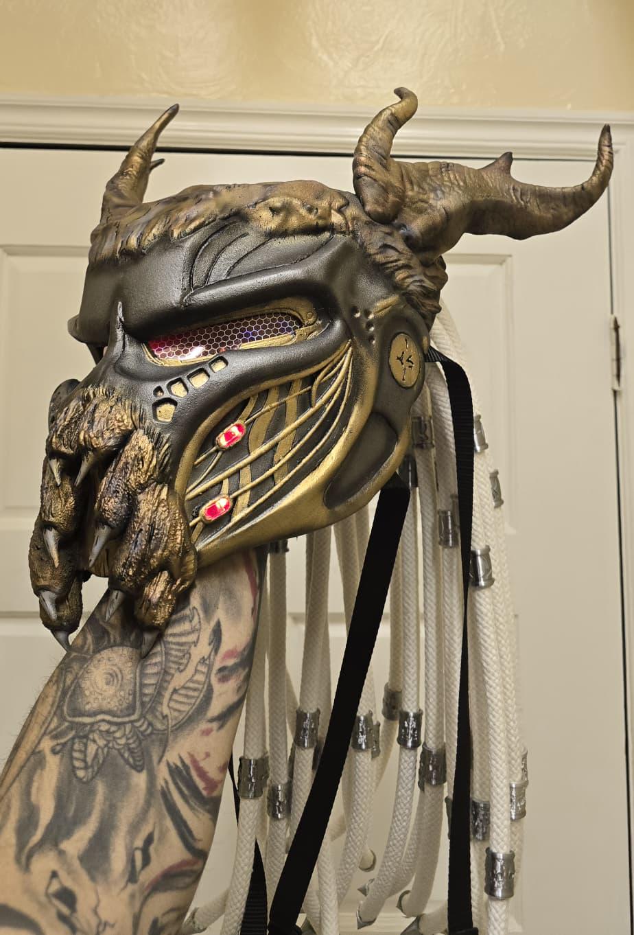BADLANDS Elder Njohrr Predator Helmet - High Quality - Etsy