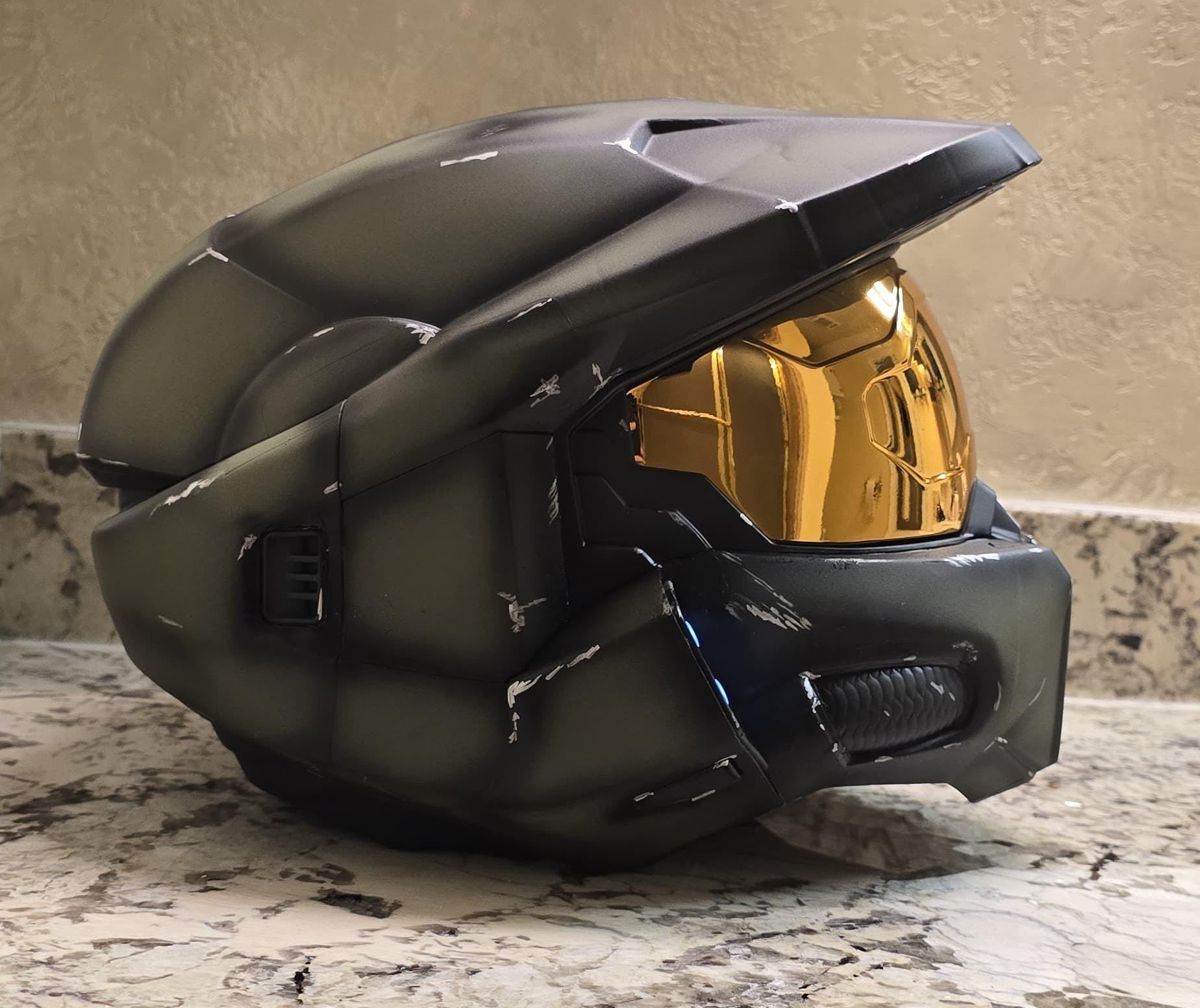 HALO Master Chief Deluxe Helmet - LED Lights on Each Side - Battle ...
