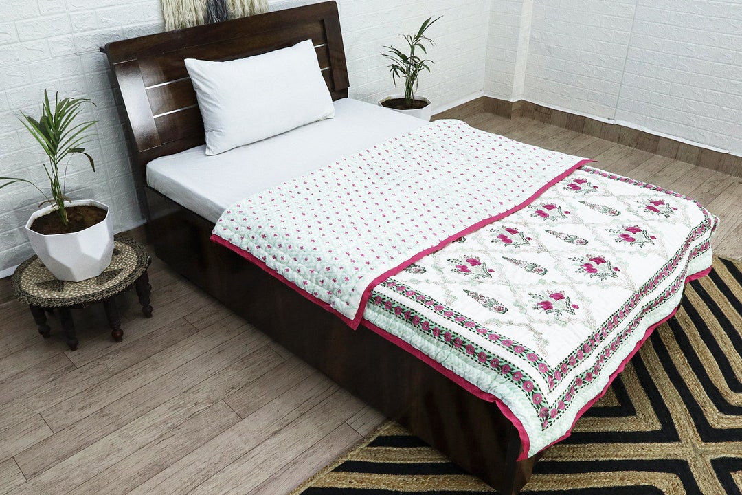 White & Red Jaipuri Block Print Quilt, Reversible Razai, Cotton ...