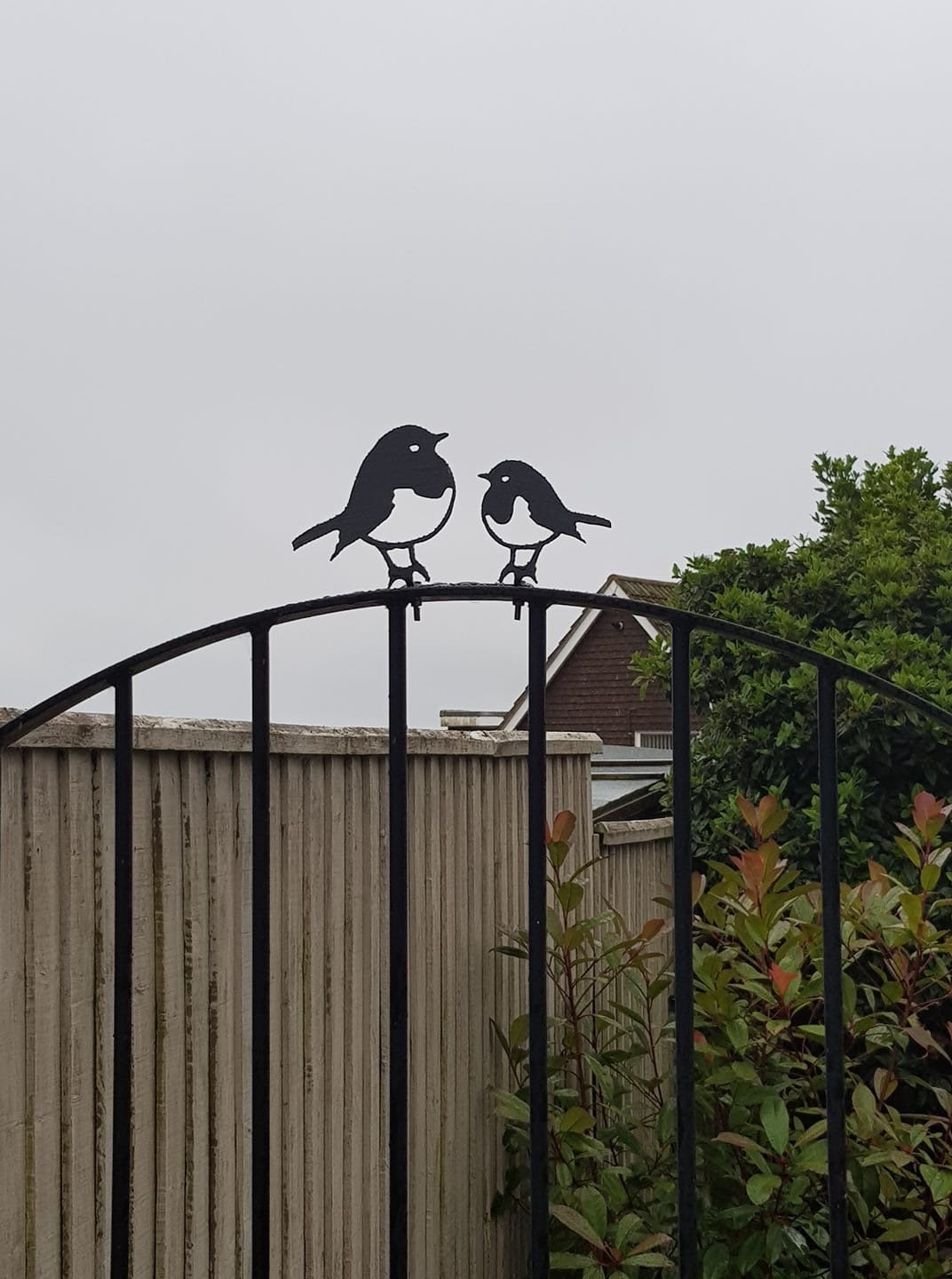 Robin and Baby Chick Fence Post Topper — MetalGardenArt.co.uk