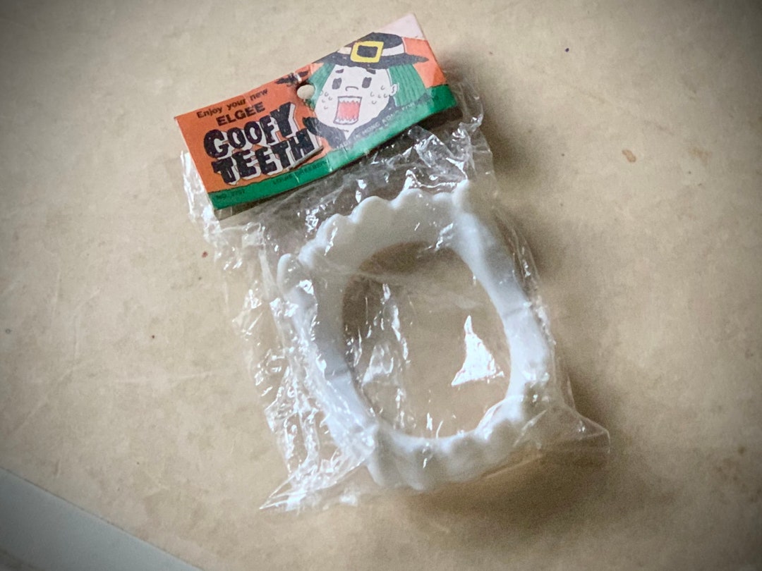 Vintage Goofy Teeth Retro Plastic Vampire Fangs in Hong Kong - Etsy
