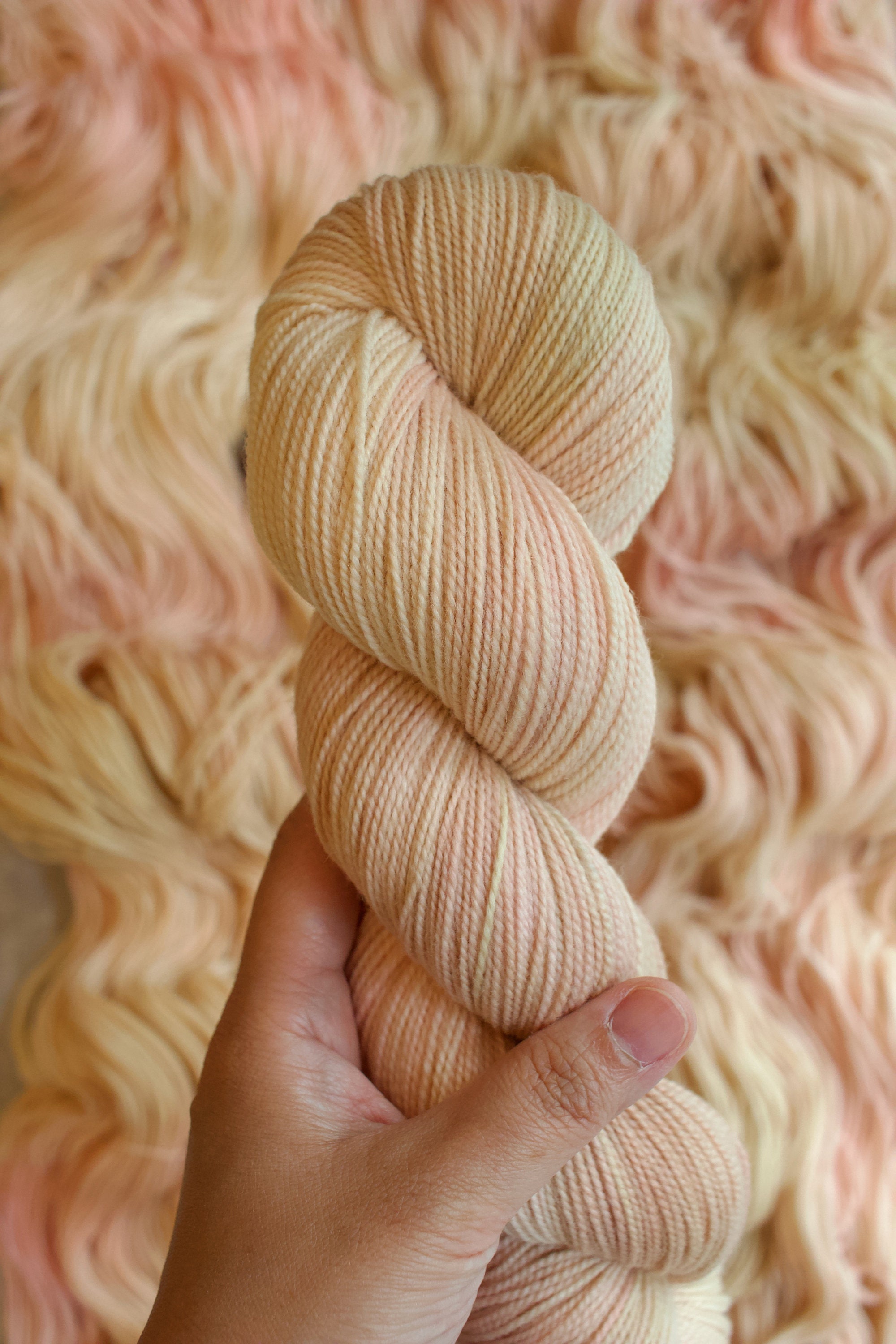 PEONY PEACH / Naturally Dyed Yarn / 100% Non-superwash Merino ...