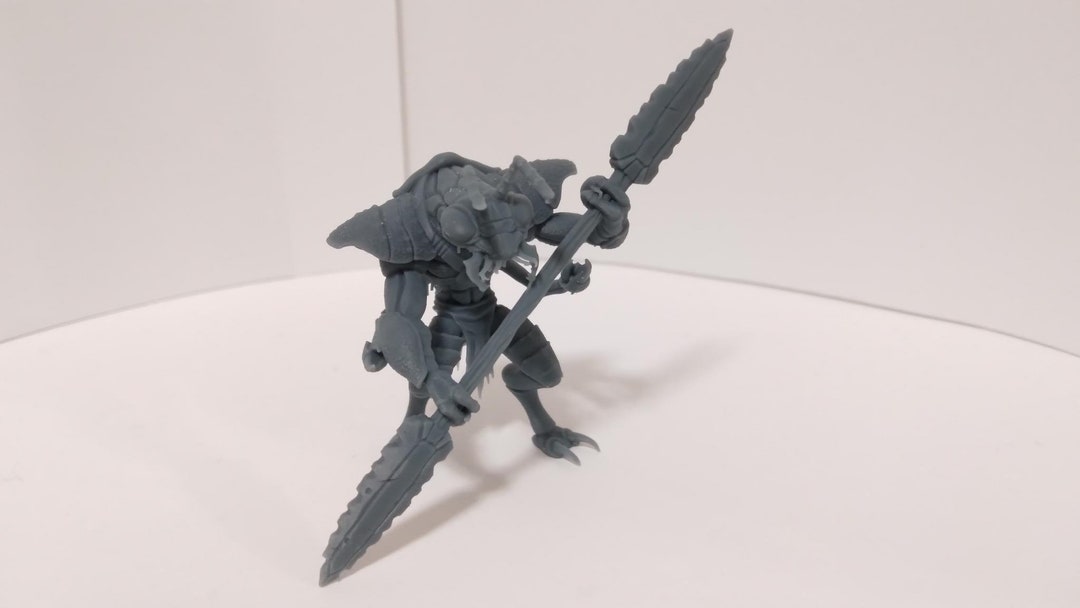 Thri-kreen / Mantid Fighter Miniature - Etsy