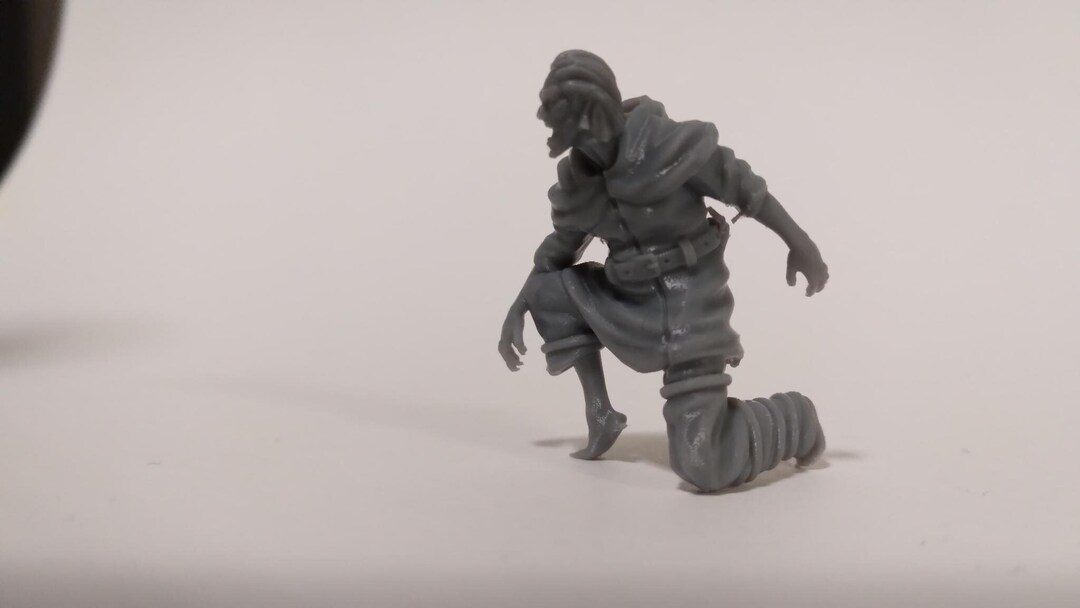 Vampire Spawn (kneeling) Miniature - Etsy