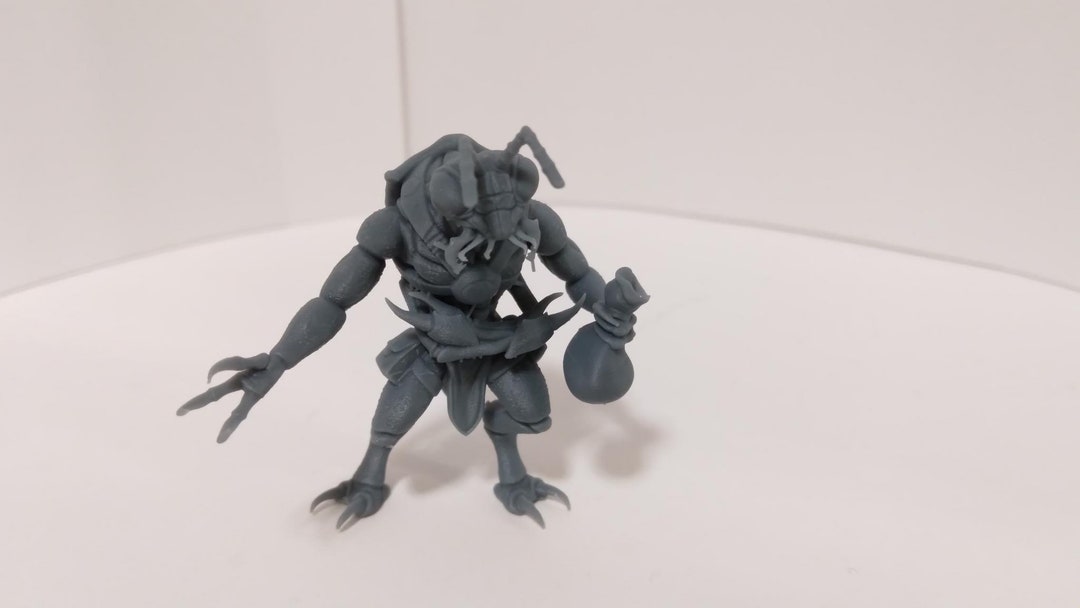 Thri-kreen / Mantid Trader NPC Miniature - Etsy