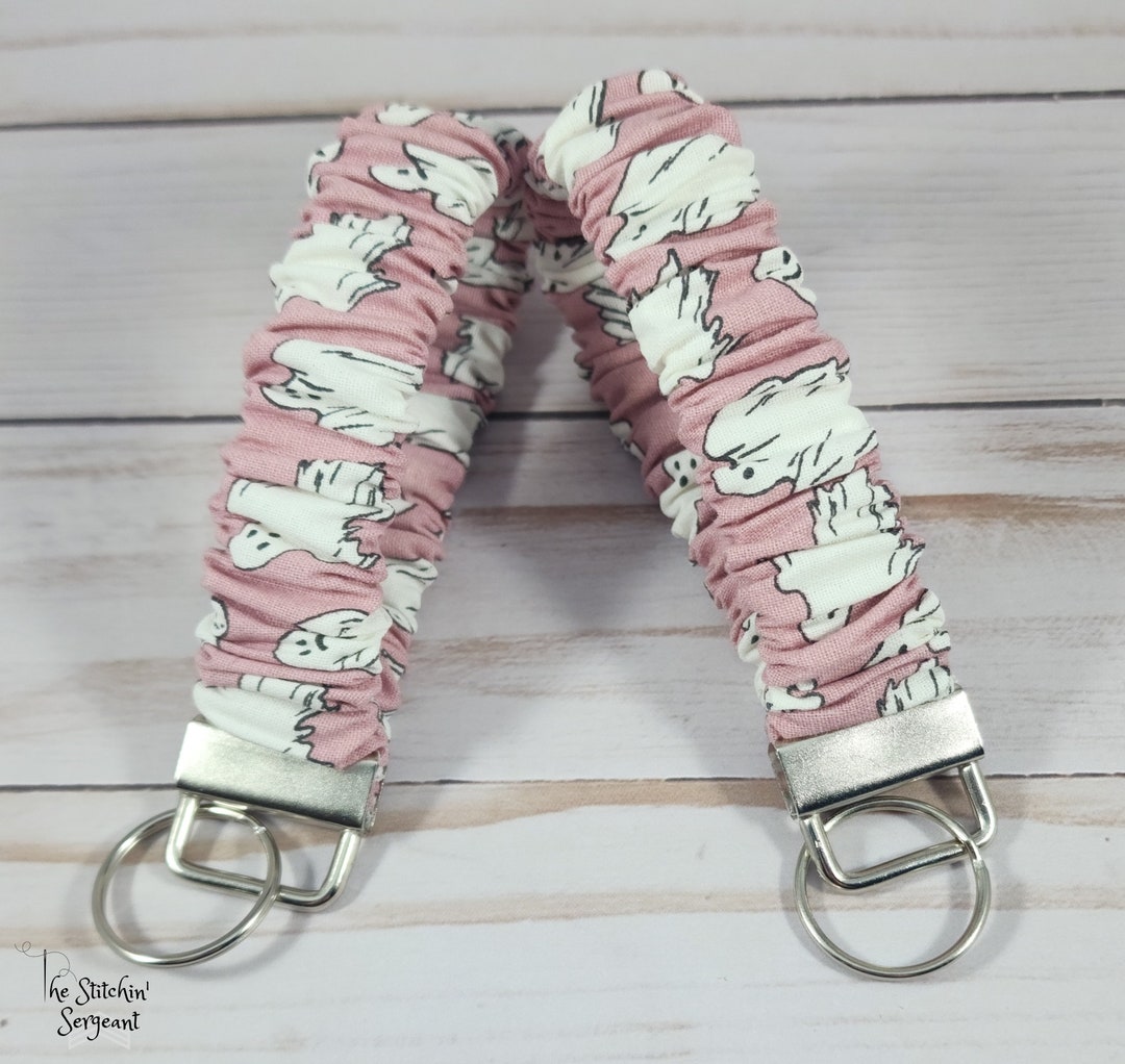 Cute Mini Ghosts Scrunchie Keychain, Glow in the Dark Ghosts Wristlet ...
