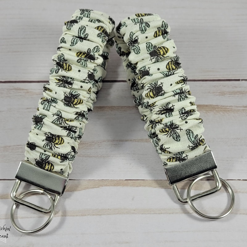 Bee Key Chain - Etsy