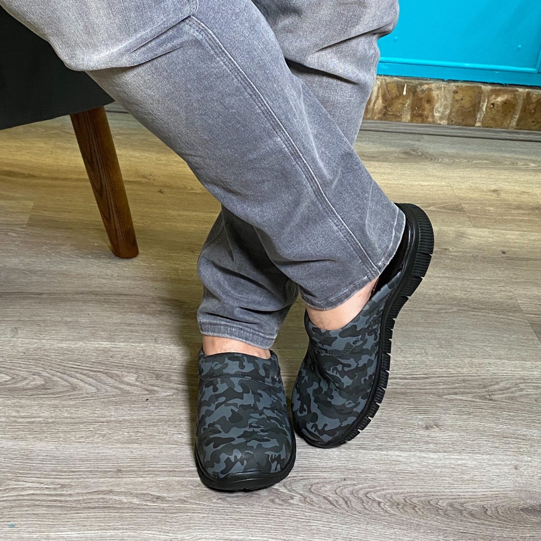 Camouflage Leather Clogs: Unisex Indoor Outdoor Comfort Slippers - Etsy