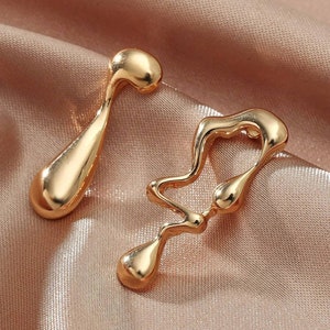 Alloy Gold Irregular Stud Earrings, Gold Earrings, Alloy Earrings ...