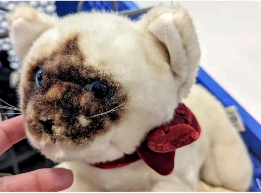 Russ Berrie Siamese Cat Plush Toy Stuffed Animal Blue Eyes Red Velvet ...