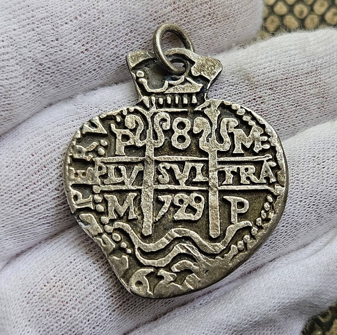 8 Reales Heart-shaped Coin, Mexico / Handmade Reproduction / 1729 ...