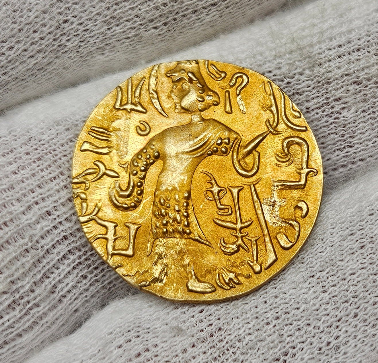 Ancient Byzantine Coin Byzantium Collector's Coin Antique Gold Effect ...
