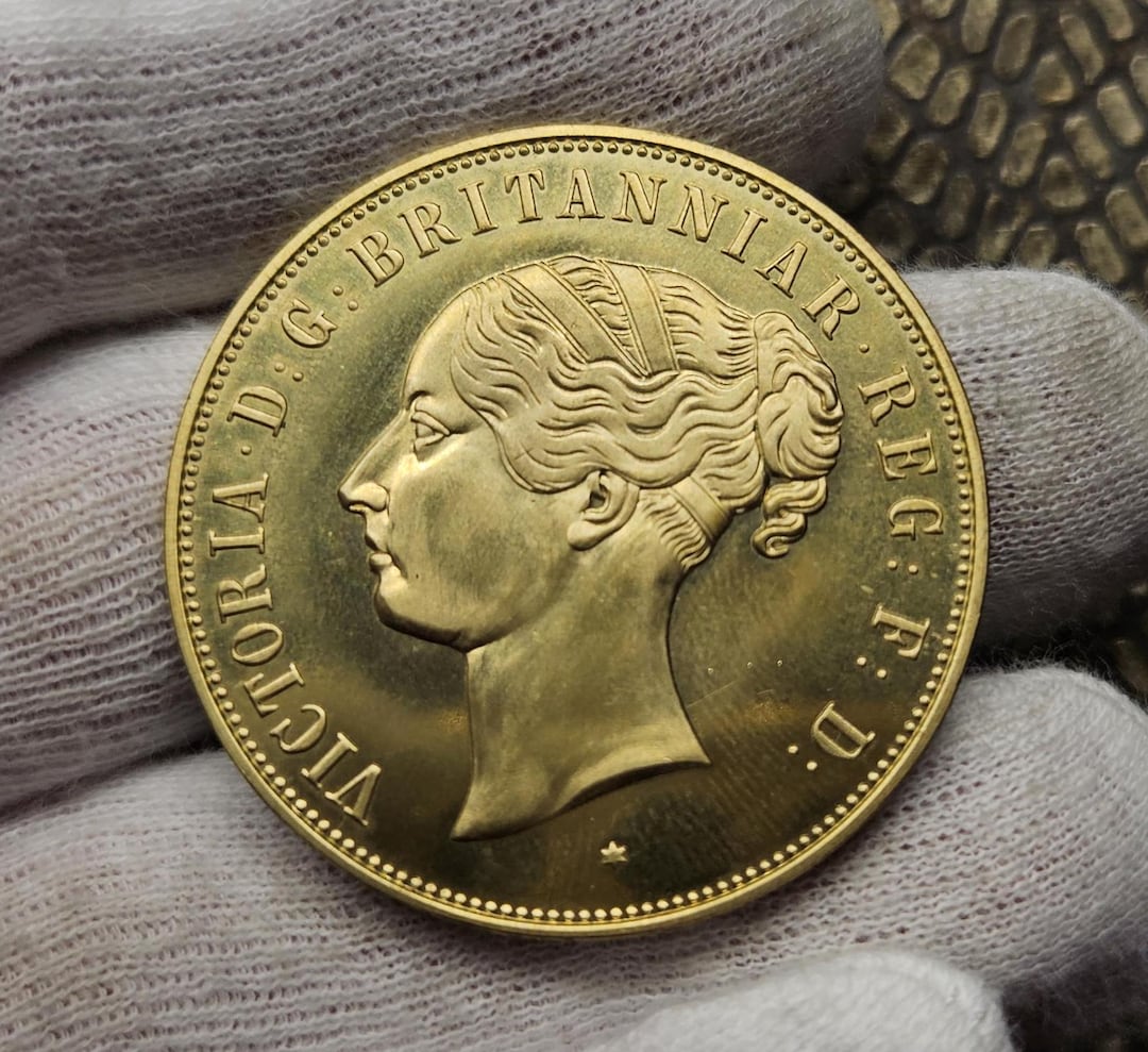 British Coin 1887 Portrait of a Young Victoria / Gold Effect / United ...