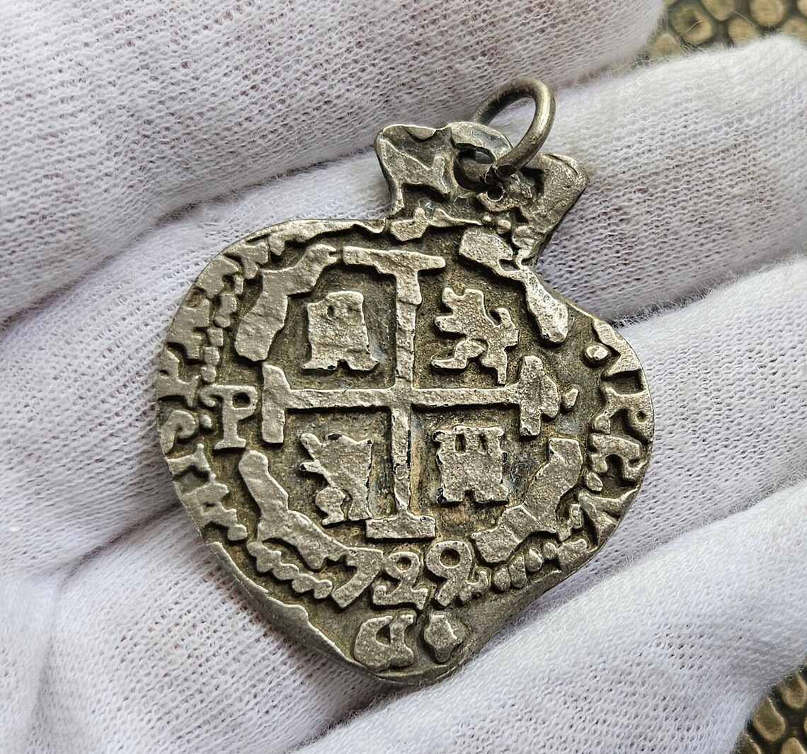 8 Reales Heart-shaped Coin, Mexico / Handmade Reproduction / 1729 ...