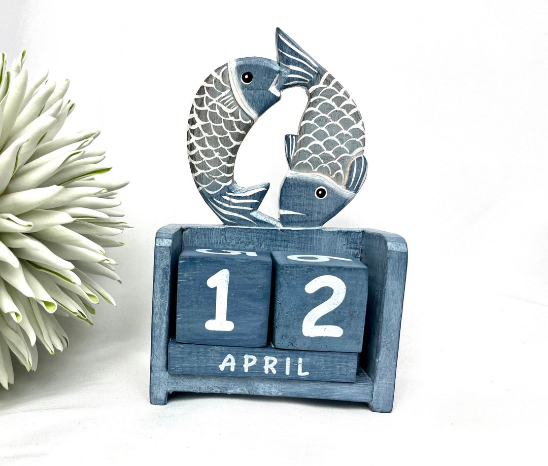 Large Fish Calendar Wooden Shabby Look Sustainable in 3 Colors ...
