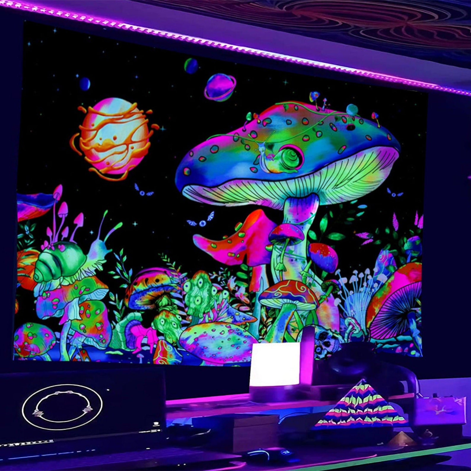 Black Light Tapestry Wall Hanging, Psychedelic Mushroom Tapestry ...