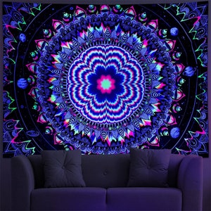 UV Reactive Trippy Backlight Tapestry , Psychedelic Wall Hanging ...