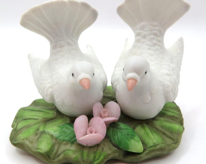 Vintage Lefton Porcelain China White Doves Figurine Nest Egg Collection ...