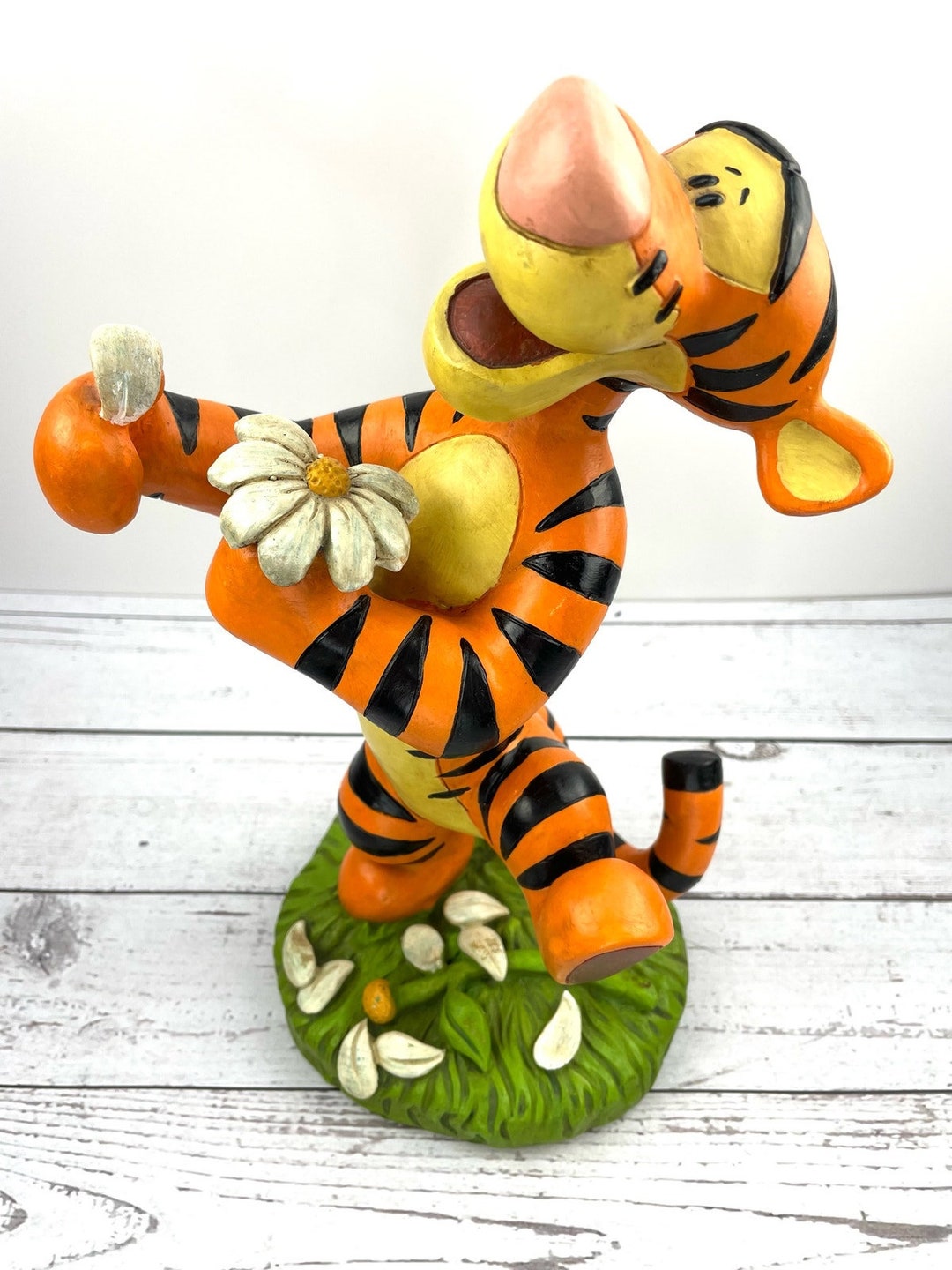 Disney Tigger Large Statue, Walt Disney Winnie the Pooh Tigger Garden ...
