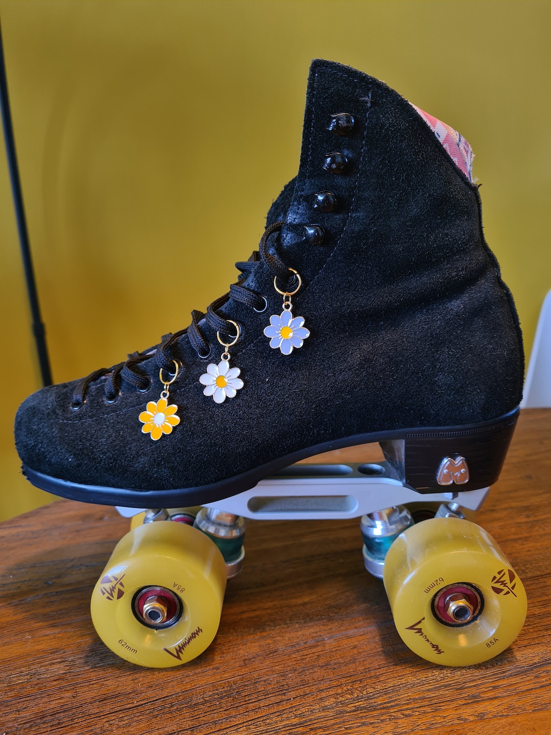 Enamel Daisy Lace Charm Roller Skate Accessories - Etsy