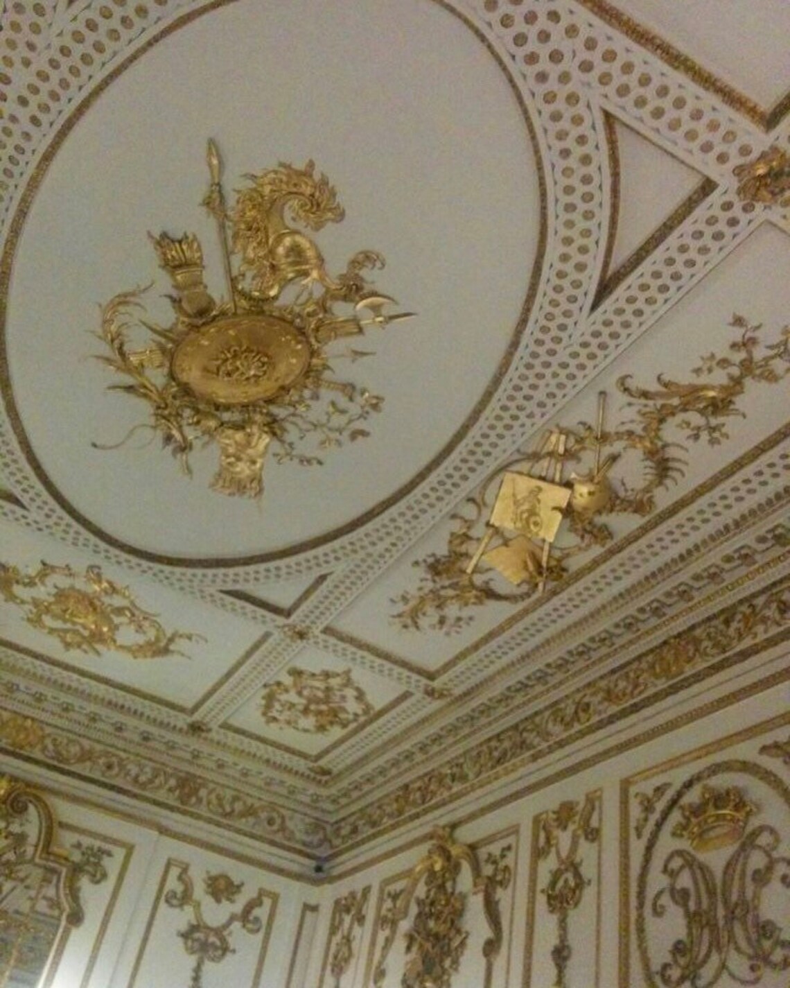 Gold Aesthetic Collage Kit, Gold Boujee Aesthetic, Aesthetic Collage ...