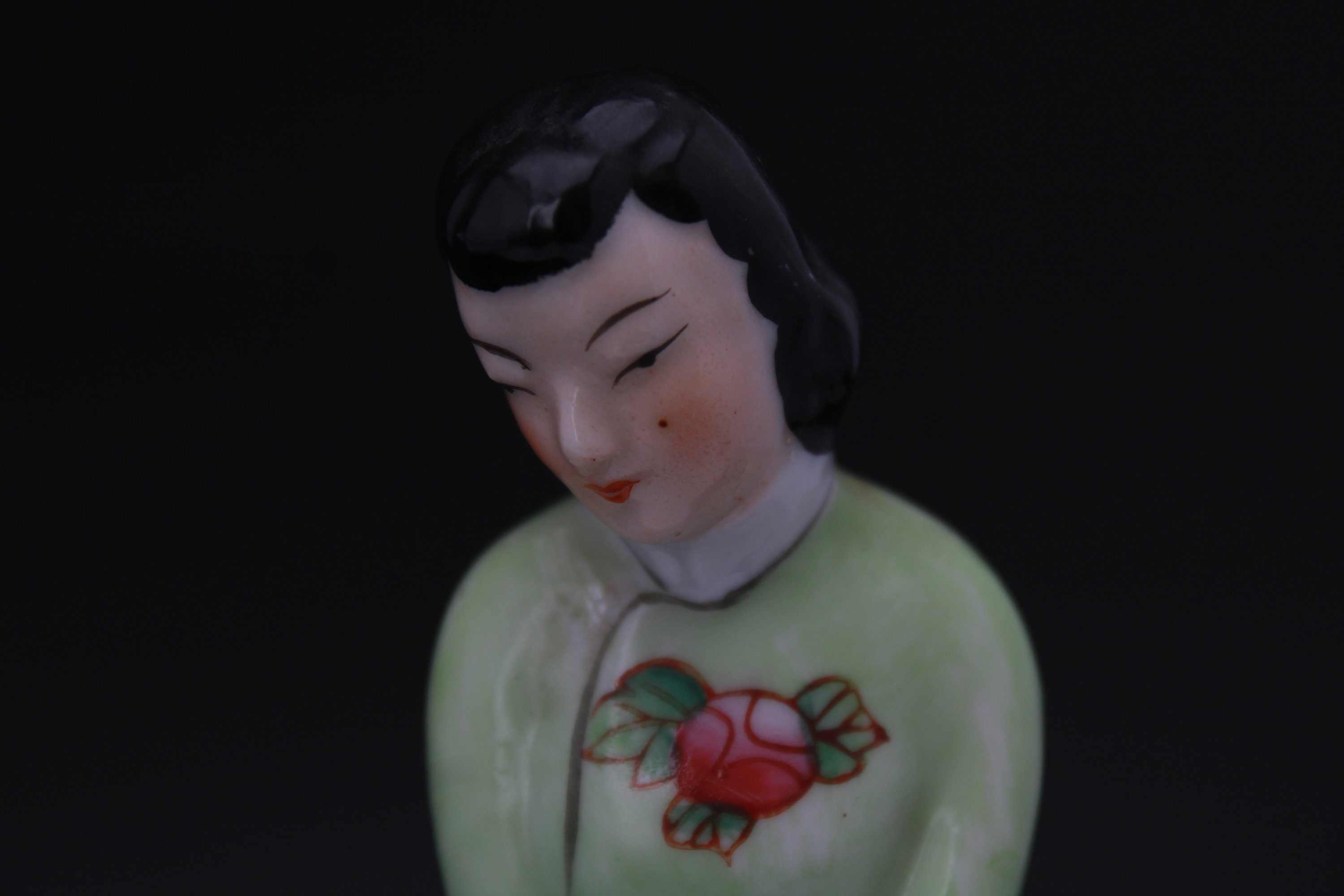 Hand Painted Porcelain Geisha Statue - Etsy